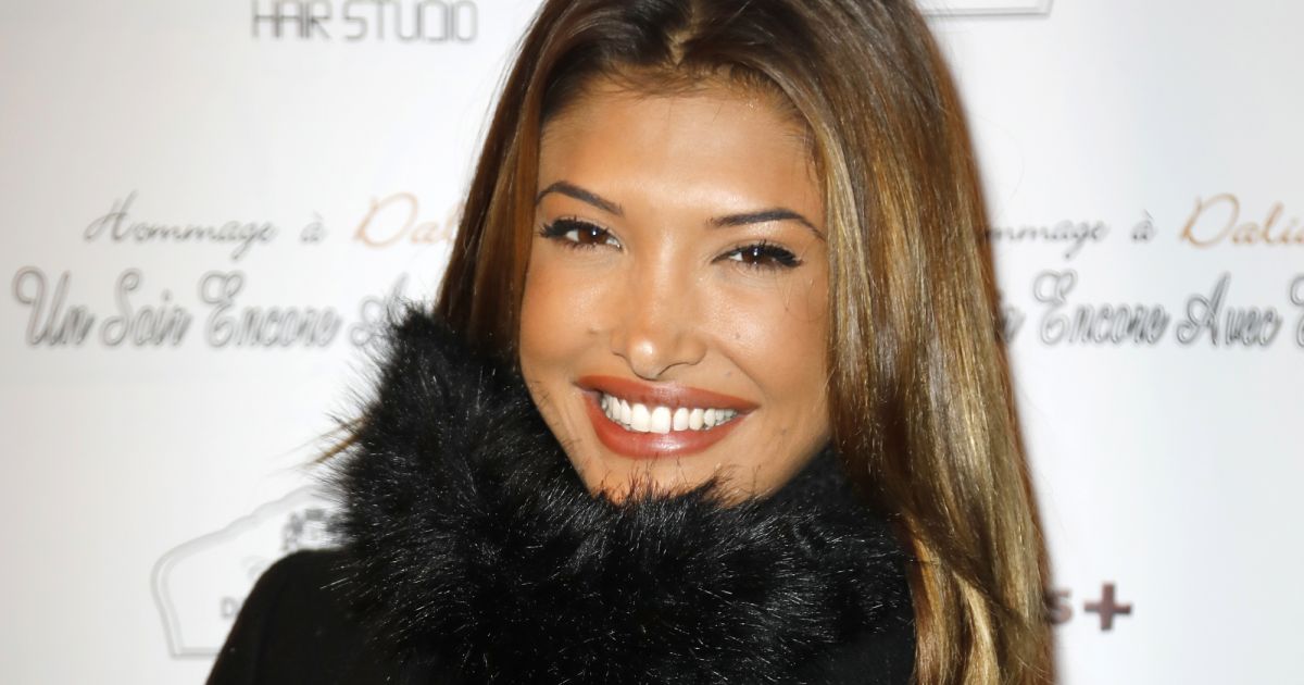 Mélanie Dedigama à l'avant-première du spectacle Hommage à Dalida, Un ...