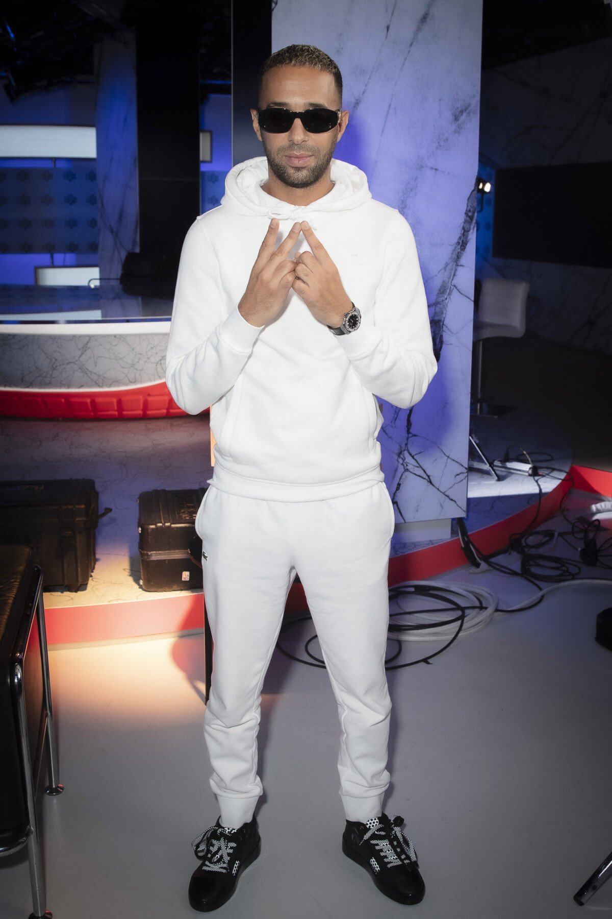 Photo : Ensemble, ils doivent interpréter devant le public le hit ...