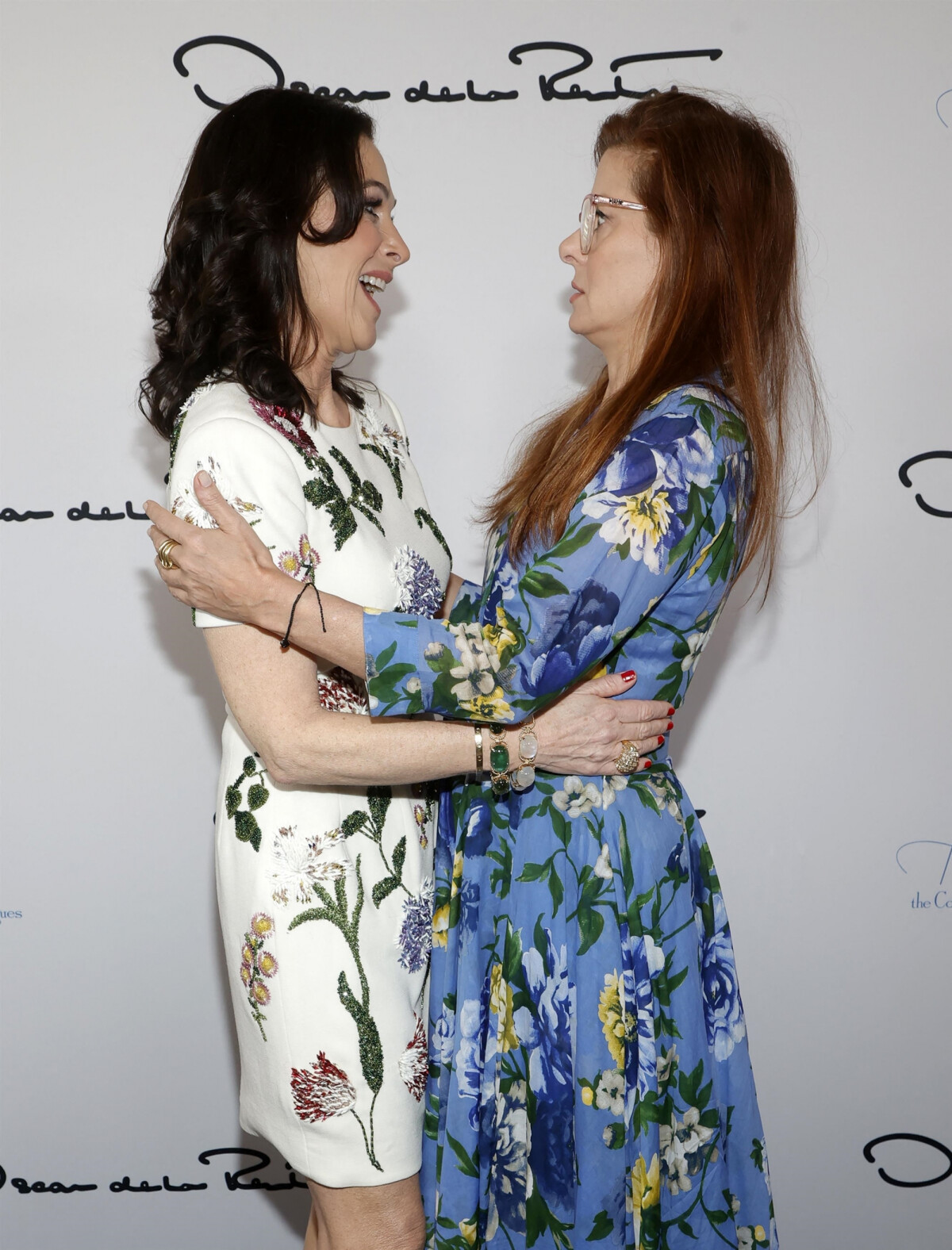 Photo : Bridget Gless Keller, Debra Messing au photocall du 33ème ...