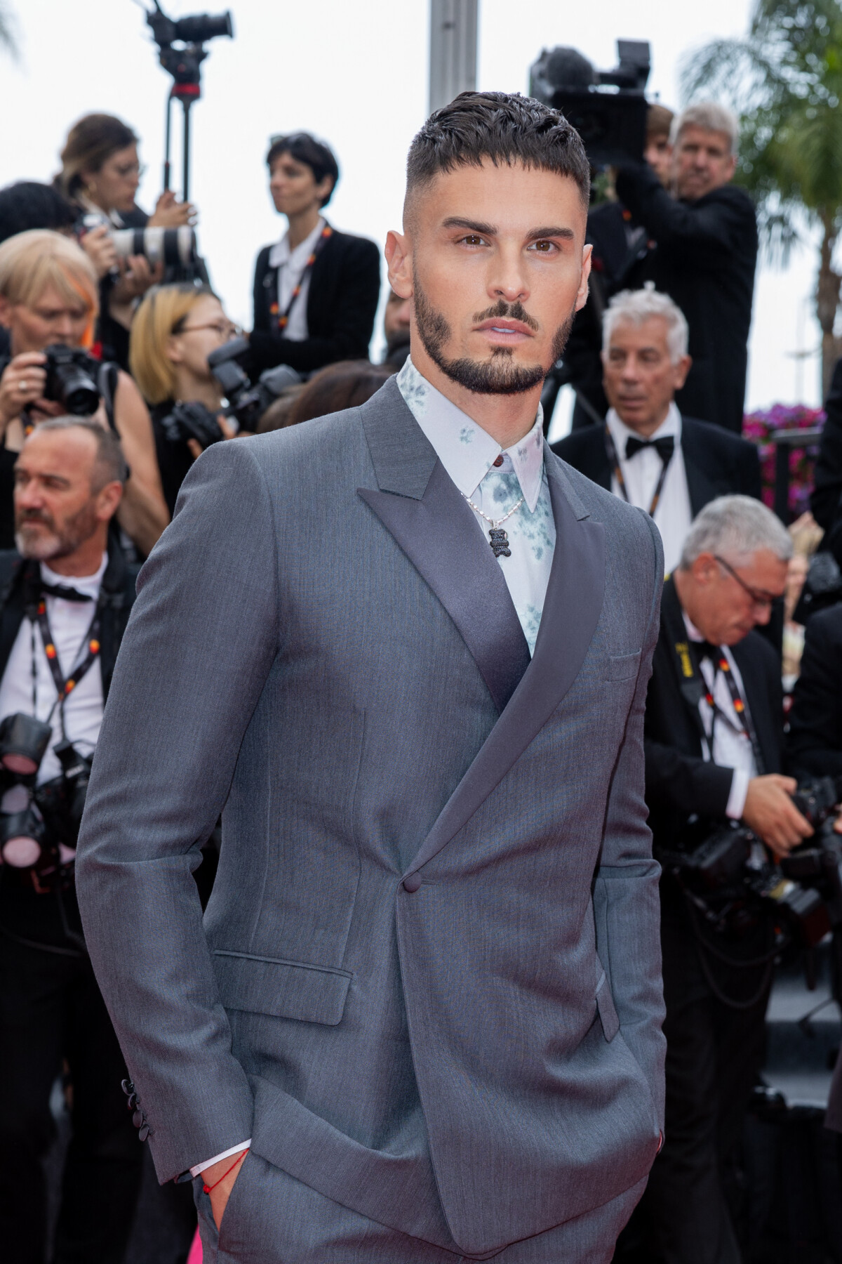 Photo Baptiste Giabiconi Mont e Des Marches Du Film Top Gun