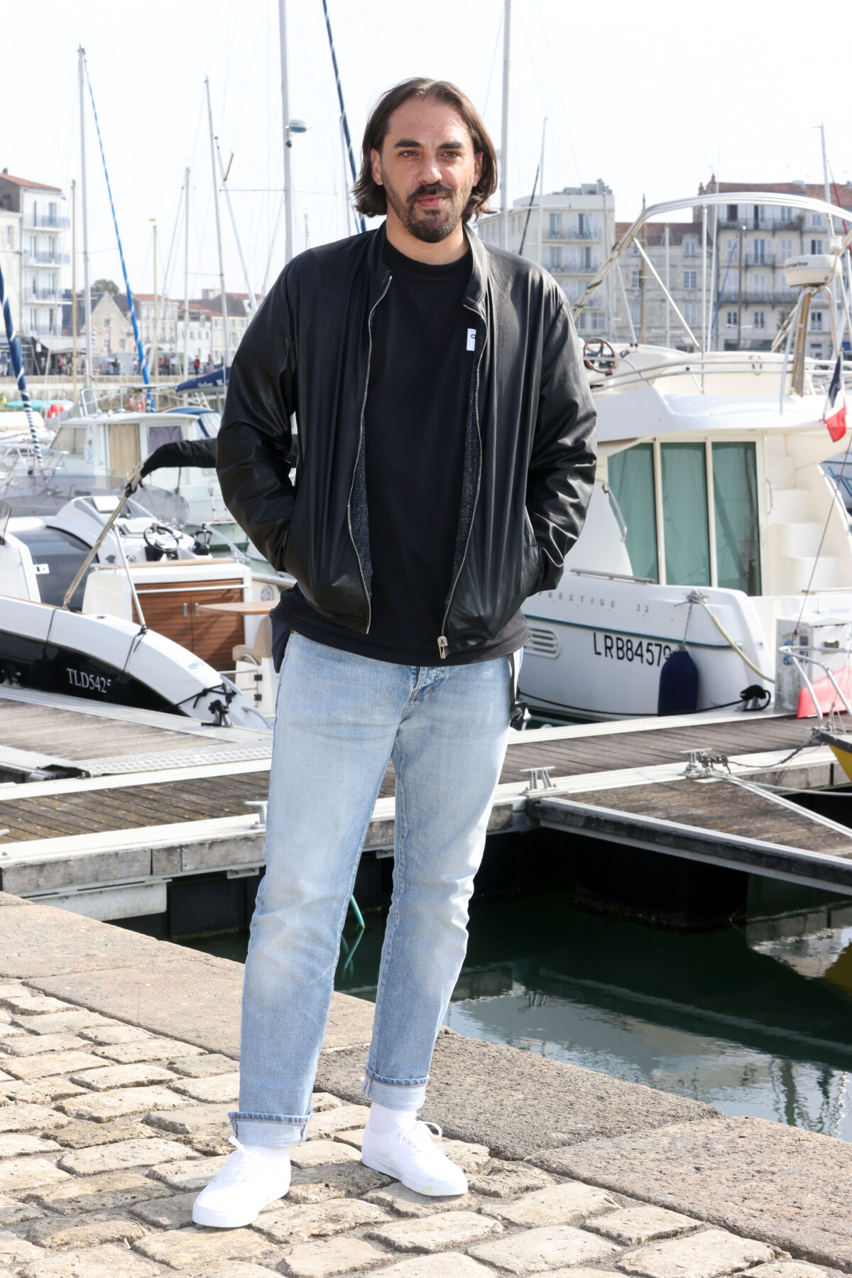 Photo : Gringe du téléfilm "VTC" - Photocall lors du Festival de la ...