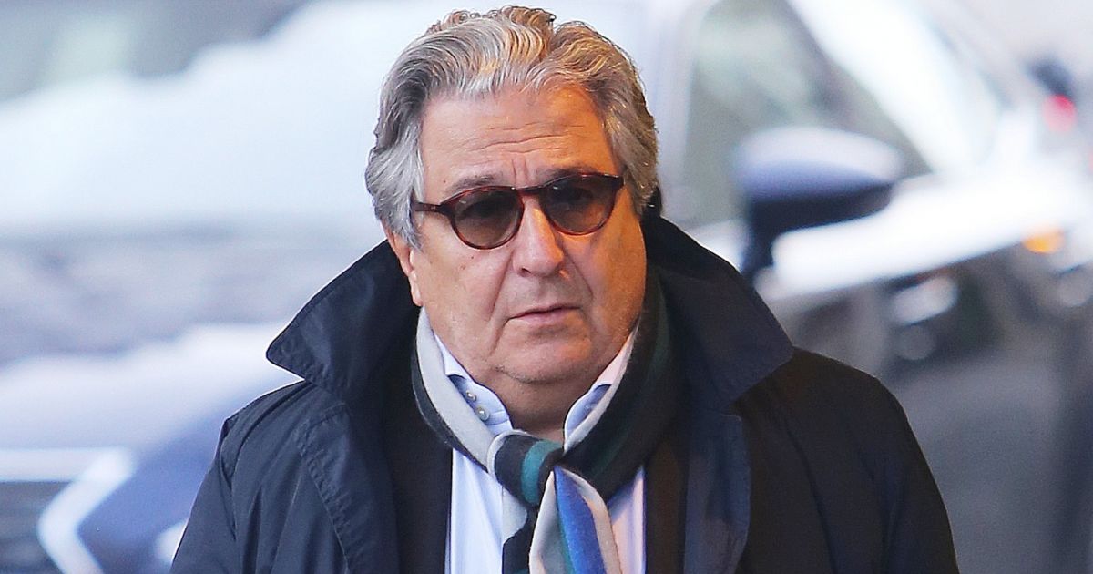 Exclusif - Christian Clavier arrive à la station de radio RTL à Paris ...