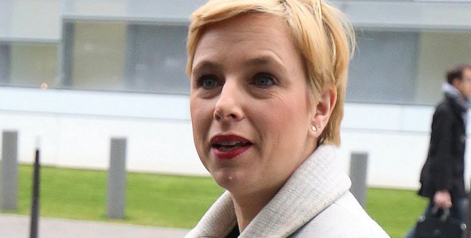 Clémentine Autain, députée LFI de Seine-Saint-Denis, quitte les studios ... Clémentine Autain, députée LFI de Seine-Saint-Denis, quitte les studios ...