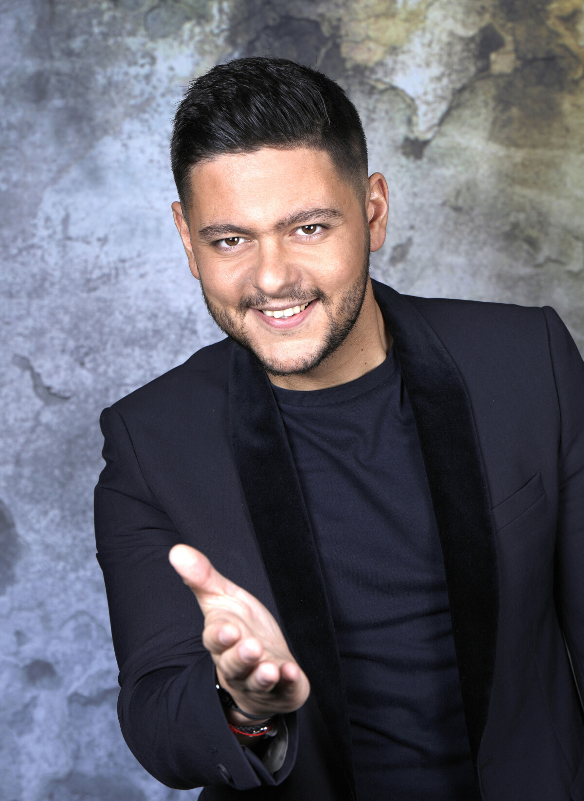 Photo : Portrait de Sasha Elbaz, lors de l'enregistrement de l'émission ...