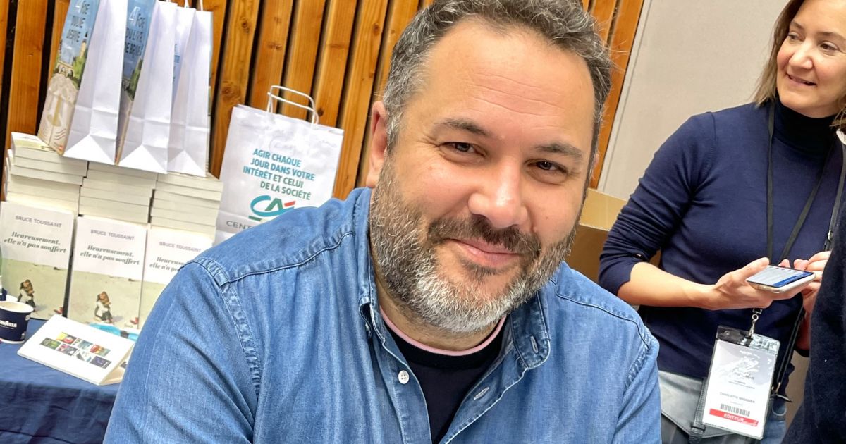 Bruce Toussaint lors de la 41ème Foire du Livre de Brive dans La Halle ...