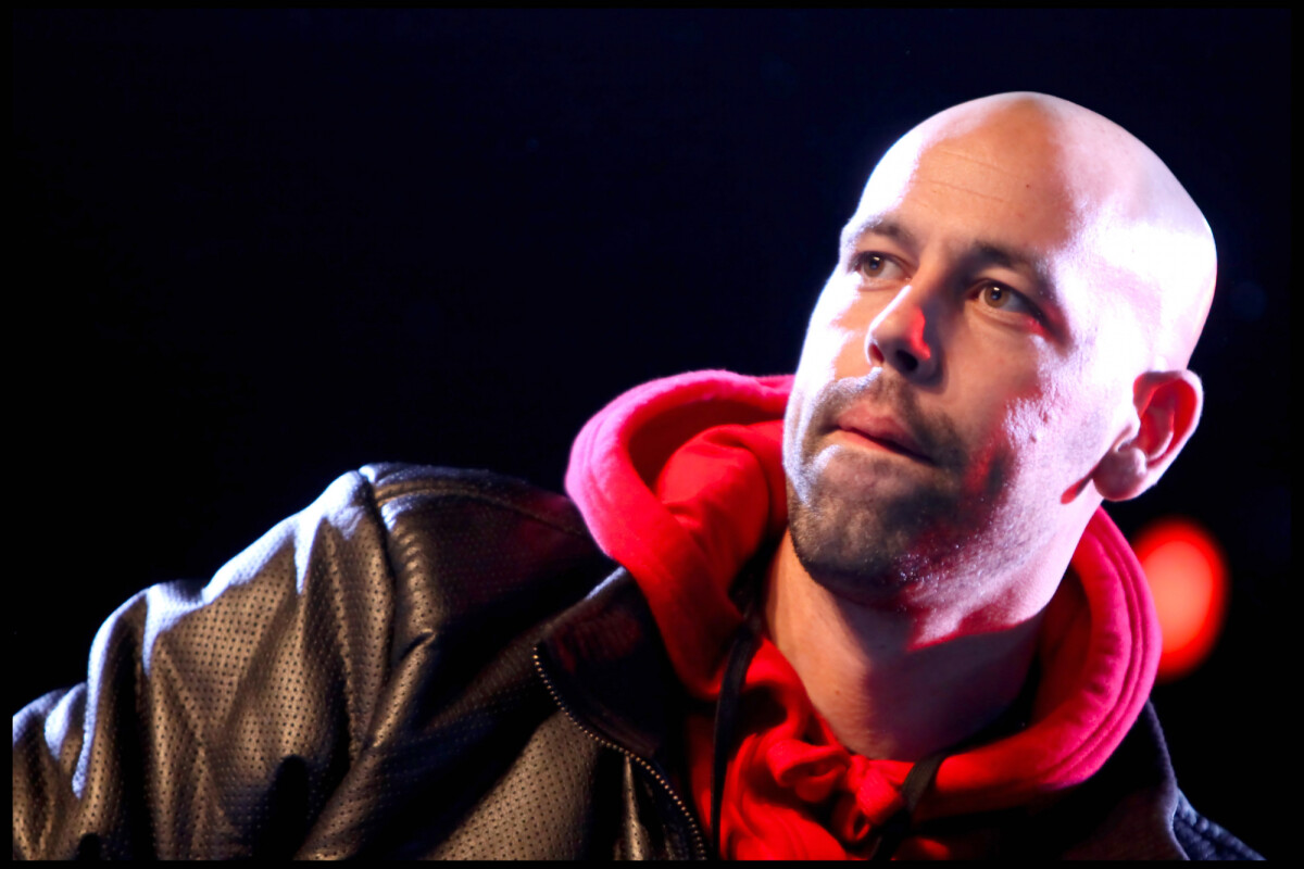 Photo : Sinik en show case pour la sortie de son nouvel album "Ballon d ...