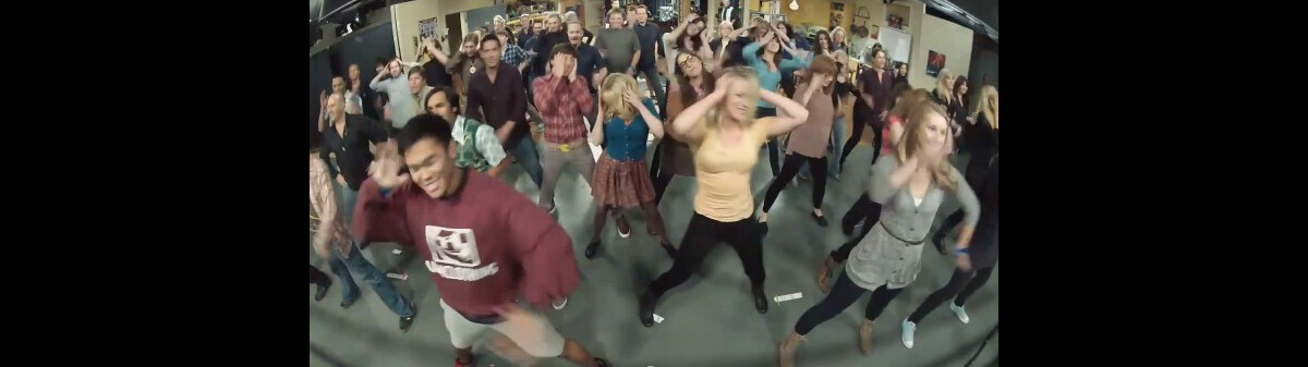 Vidéo : Flash Mob des acteurs de The Big Bang Theory - PureBreak