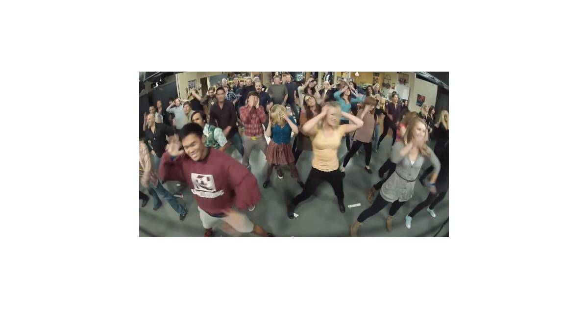 Flash Mob des acteurs de The Big Bang Theory - Purebreak