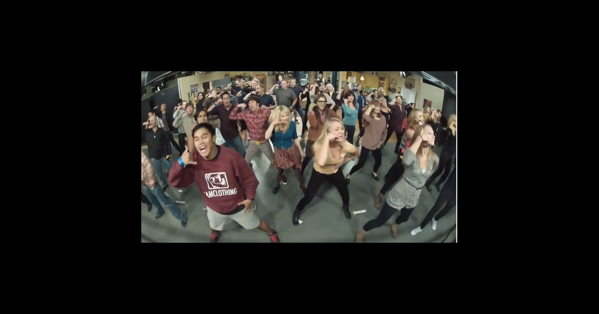 The Big Bang Theory : découvrez le flash mob déjanté des acteurs sur ...