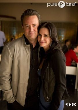 Go On saison 1 : Courteney Cox et Matthew Perry se retrouvent en photos ...