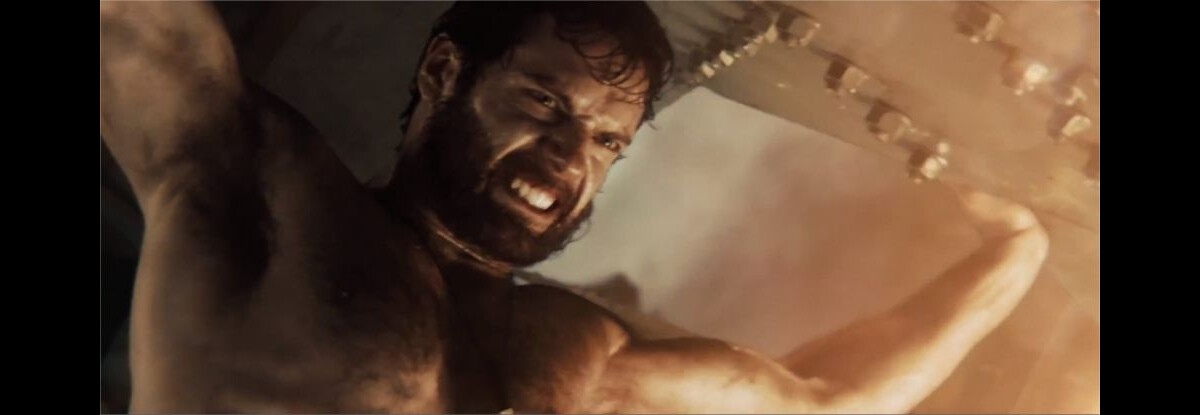 Photo : Henry Cavill montre ses muscles dans Man of Steel - PureBreak