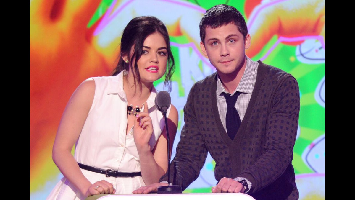 Photo : Lucy Hale et Logan Lerman aux Kids Choice Awards 2013 - PureBreak