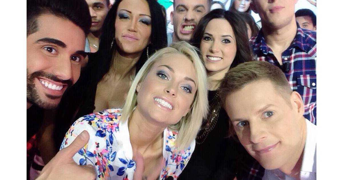 Le Mag de NRJ 12 : l'équipe a aussi fait son selfie - Purebreak