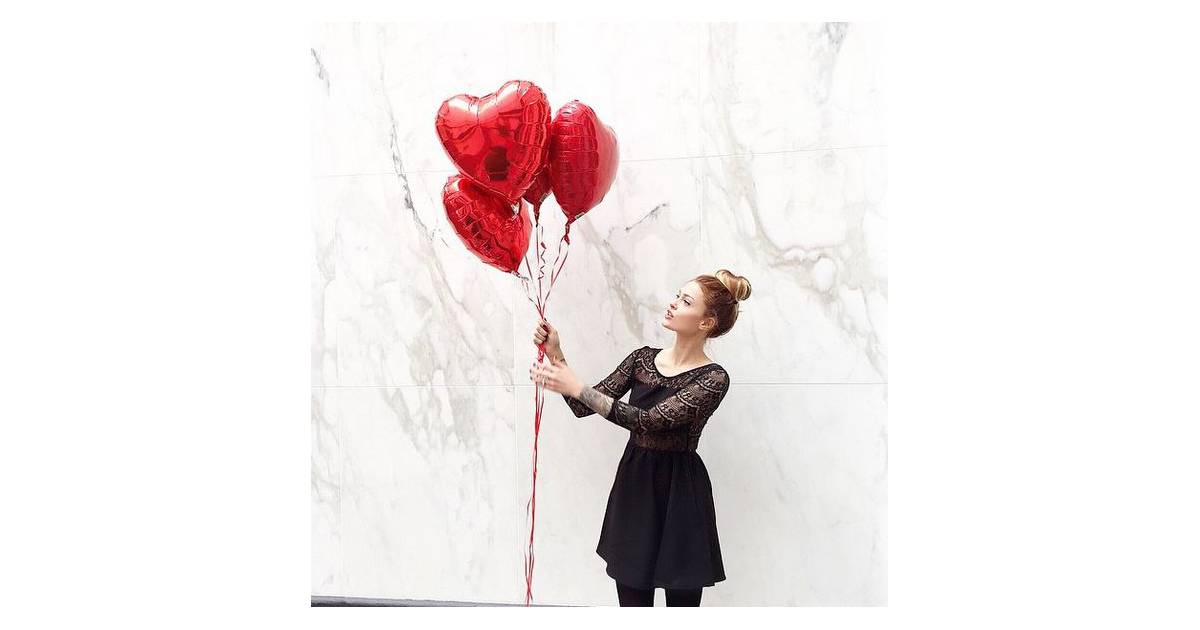 Caroline Receveur Sexy Pour La Saint Valentin Purebreak