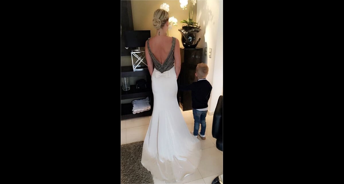 Photo : Amélie Neten et son fils Hugo à un mariage - PureBreak