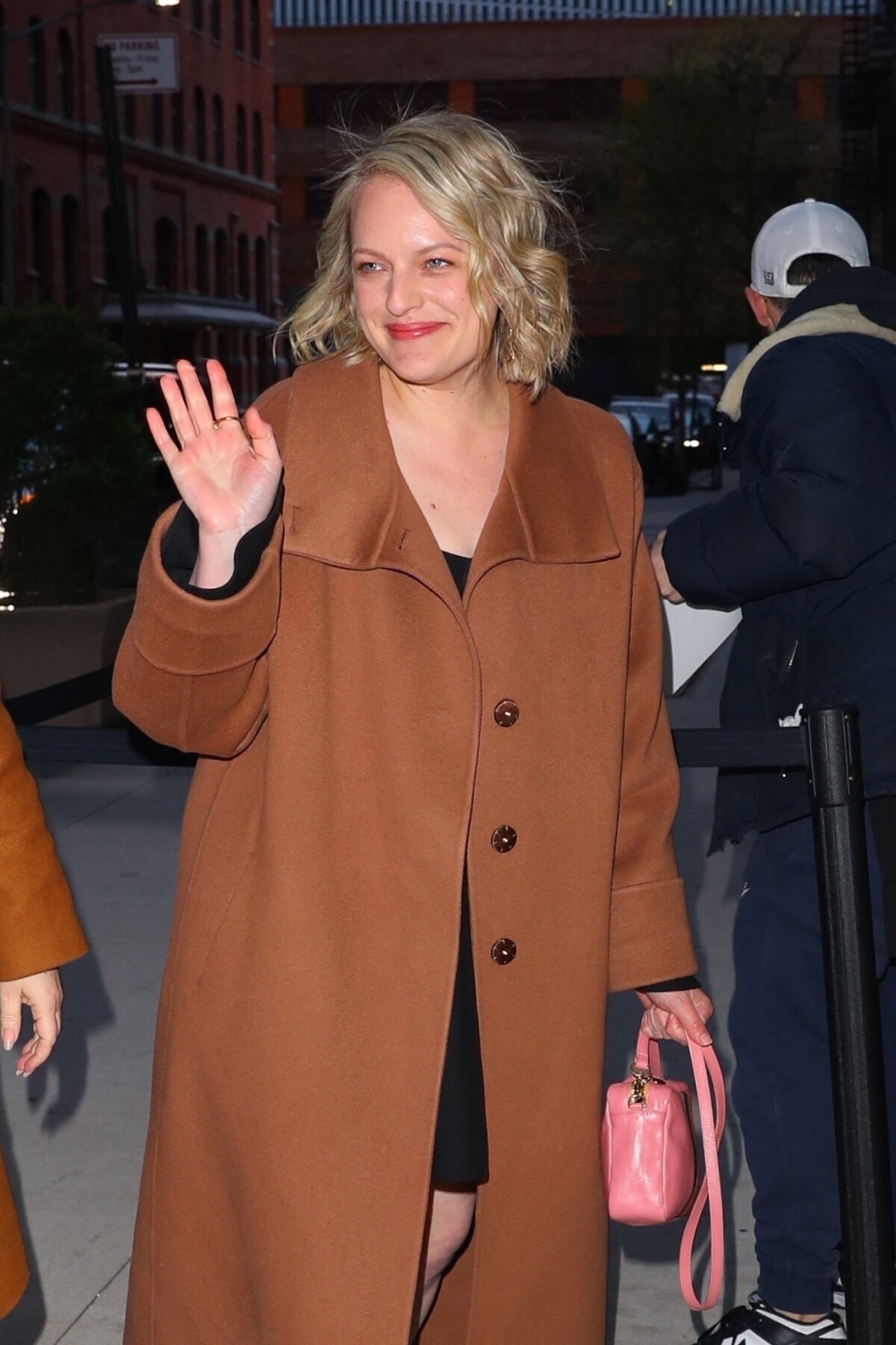 Photo : Elisabeth Moss à son arrivée à l'enregistrement d'une interview ...