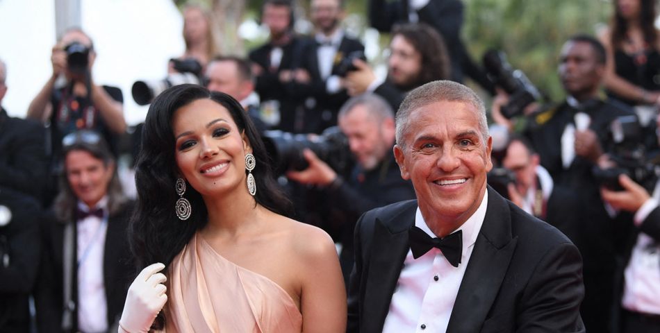 Samy Naceri et sa compagne Sofia Athéna - Montée des marches pour la ...