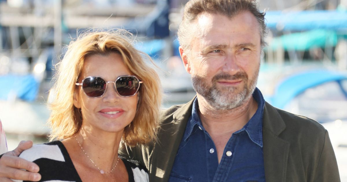 Ingrid Chauvin et Alexandre Brasseur au photocall de la série Demain nous appartient lors de la ...