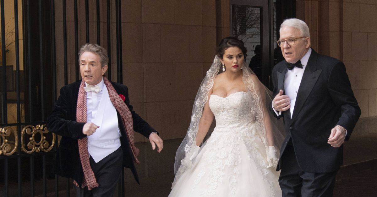 Martin Short, Selena Gomez et Steve Martin - Selena Gomez en robe de ...