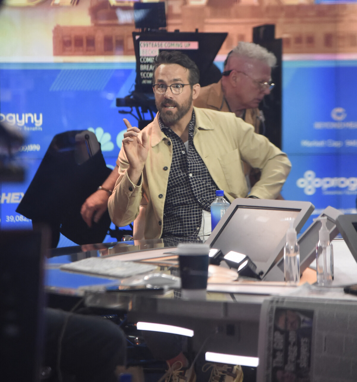 Photo : Ryan Reynolds participe au Talk-show "Squawk Box" à New York ...