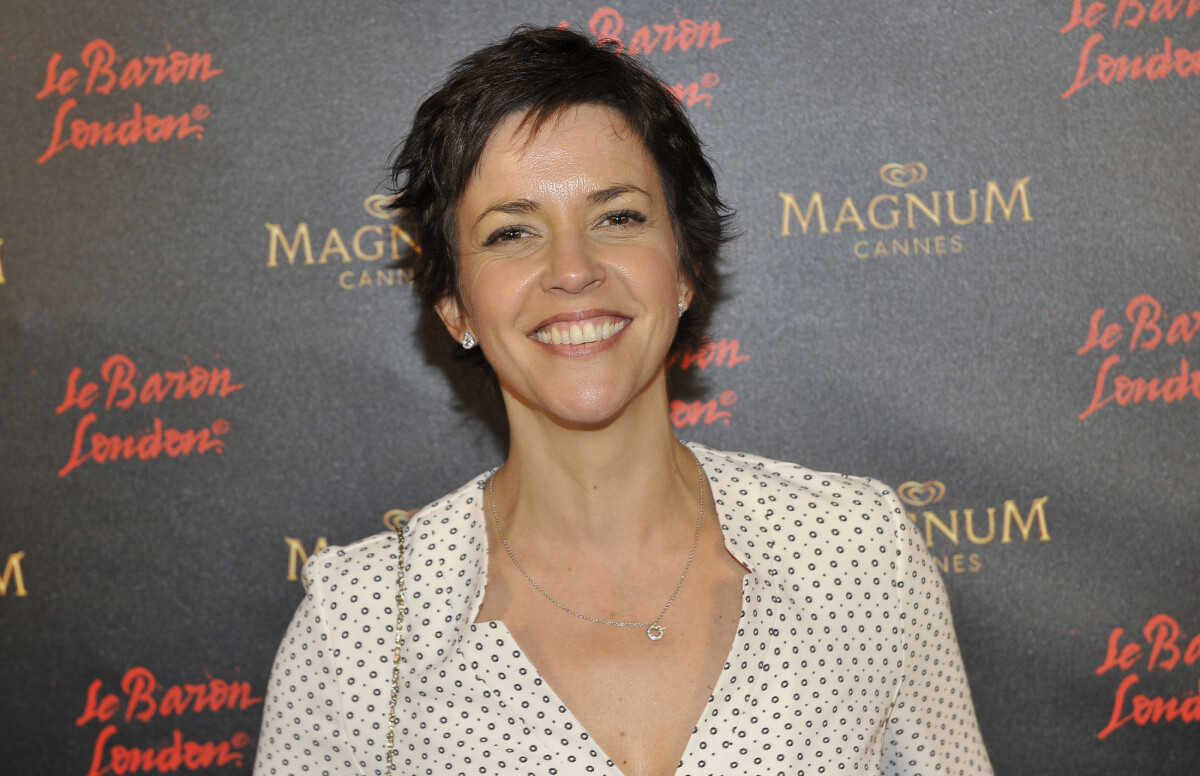 Photo : Nathalie Renoux - People au showcase du groupe Phoenix sur la ...