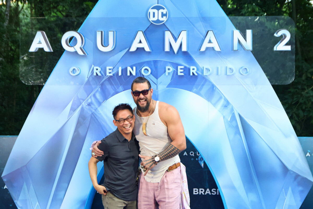 Photo : James Wan and Jason Momoa pose for press photos this Saturday ...