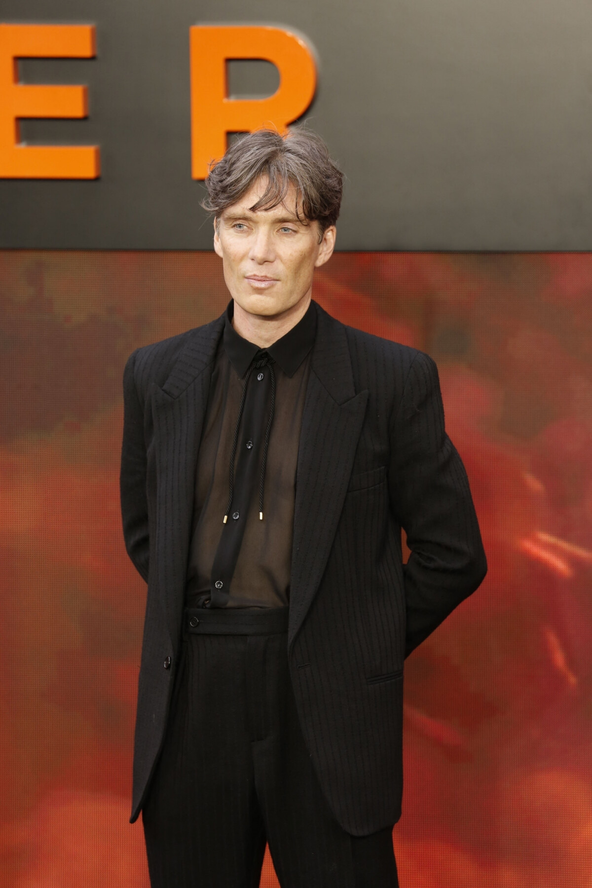 Photo : London, UNITED KINGDOM - Cast walk the 'charred' black carpet ...