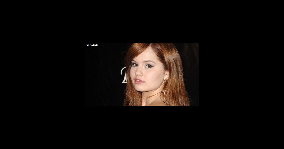Debby Ryan : en couverture de Glamoholic, le shooting photo - PureBreak