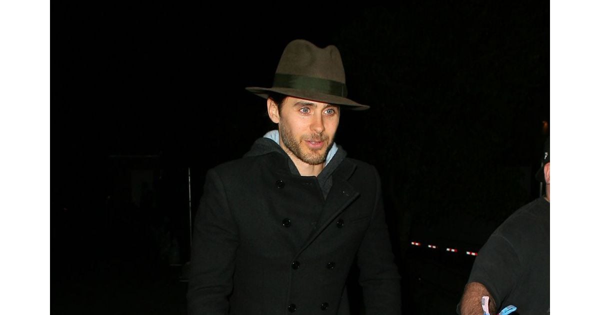 Jared Leto a fait un trou dans l'oreille pour en faire un collier ...