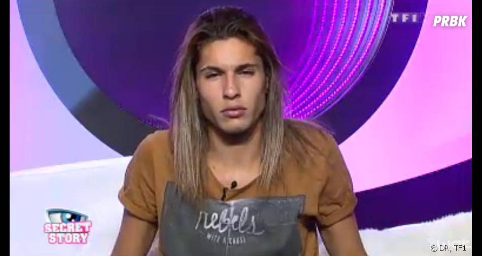 Secret Story 7 : le brushing d'Eddy dans la Maison des secrets. - Purebreak