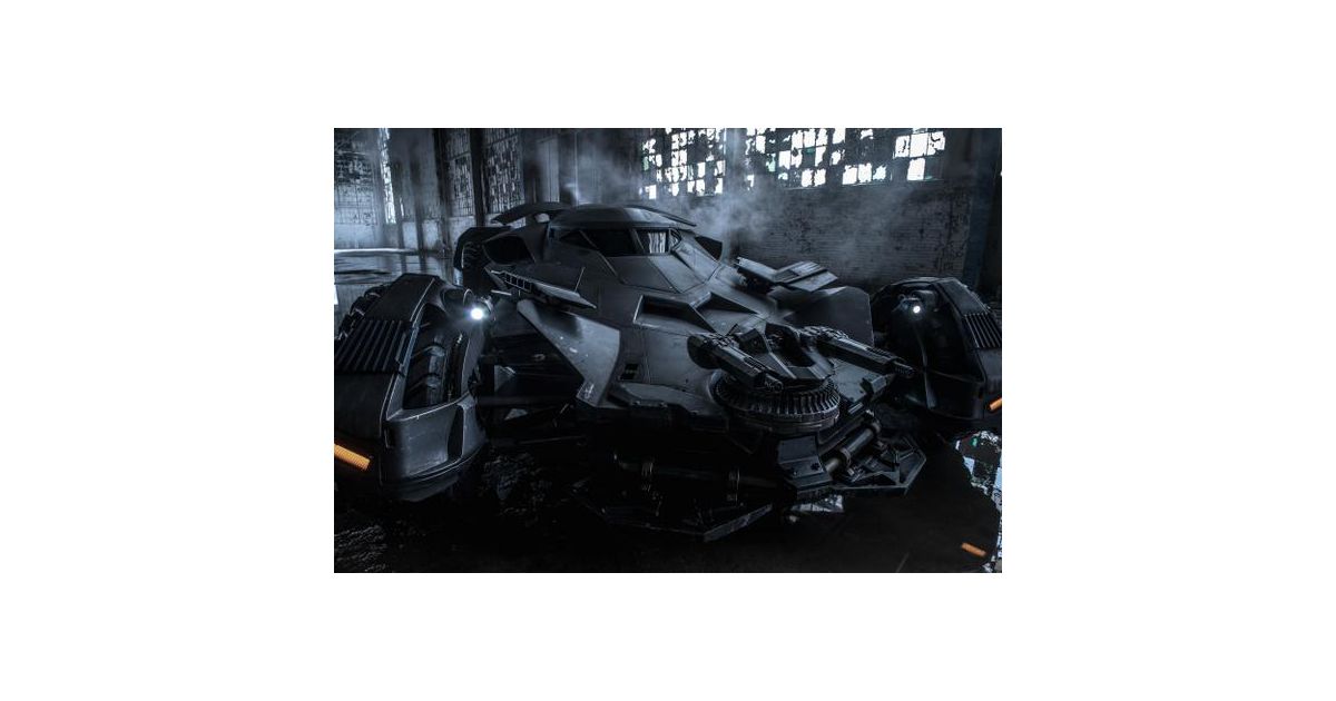 Batman v Superman : Zack Snyder dévoile l'impressionnante Batmobile ...