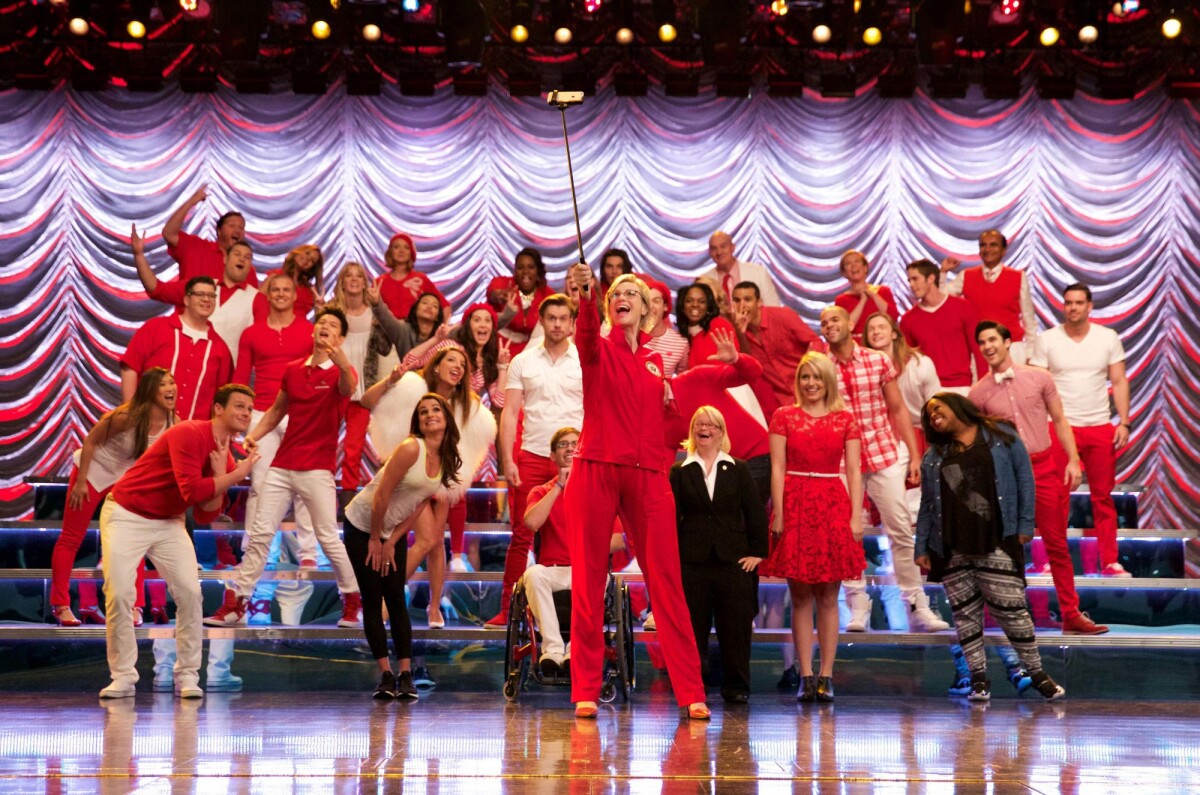 Photo : Glee saison 6, épisode 13 : photo de groupe pour la fin - PureBreak