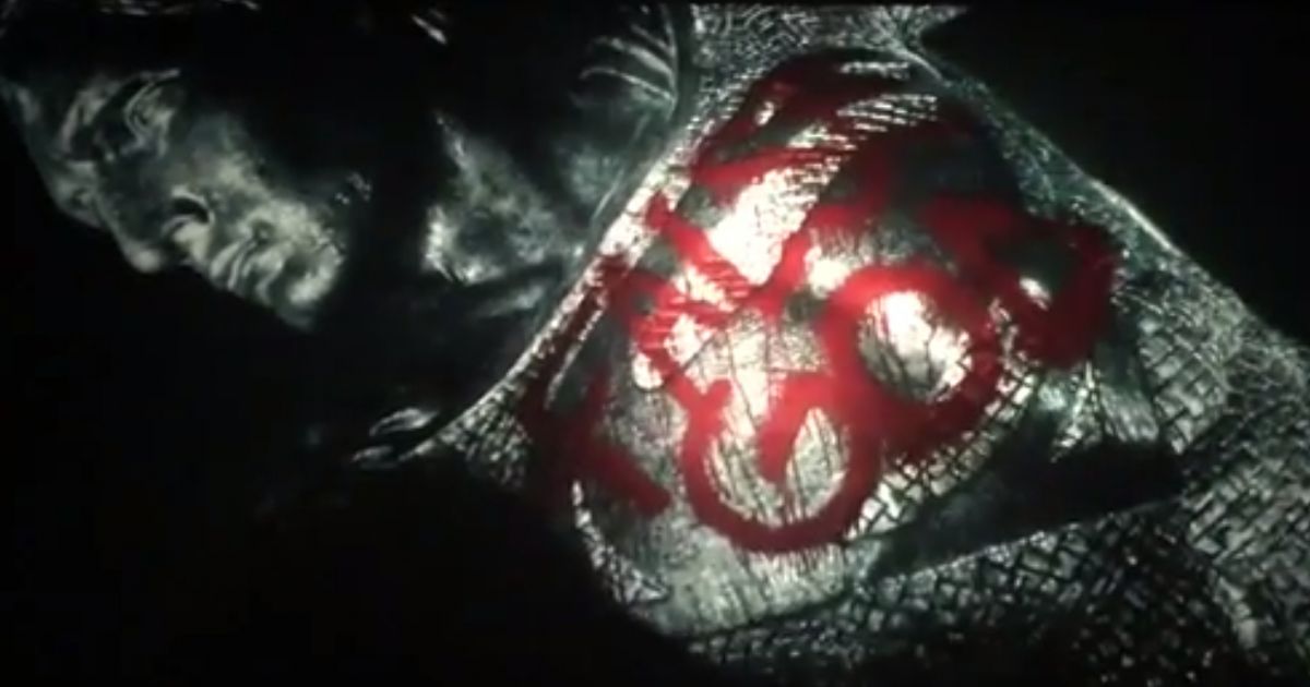 Batman V Superman : Clark Kent en grand danger dans la bande-annonce ...
