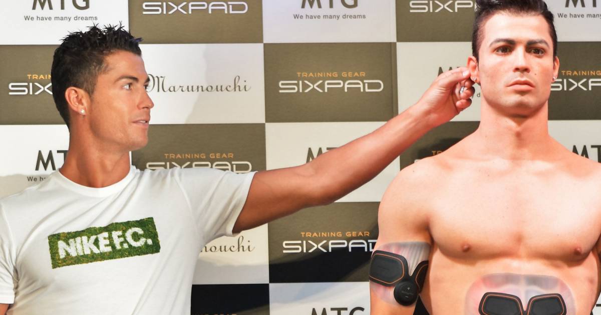 Cristiano Ronaldodécouvre son clone créé avec une imprimante 3D à Tokyo ...
