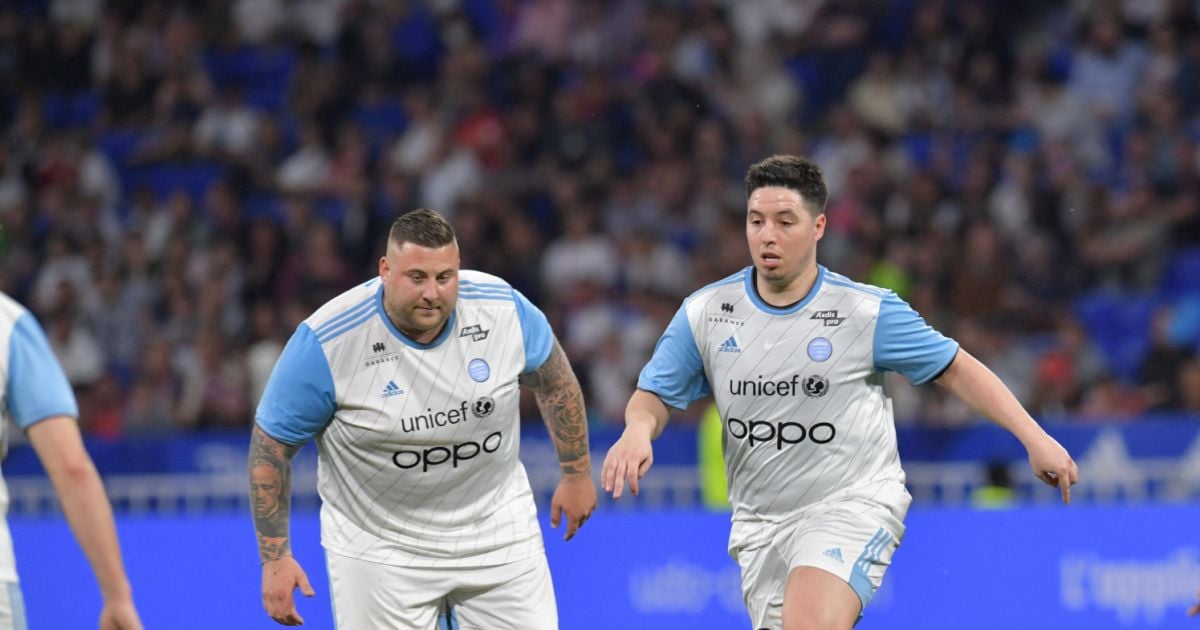 Samir Nasri et Nico Capone (unicef) lors du match de football caritatif ...