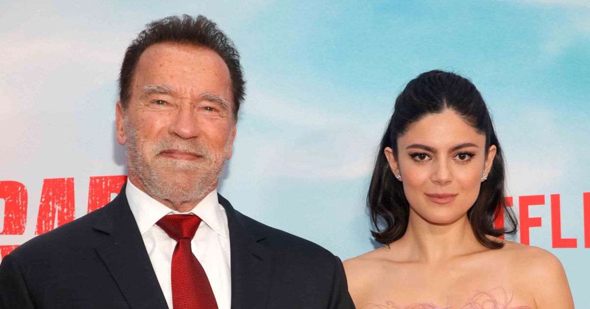 Arnold Schwarzenegger, Monica Barbaro à la première du film Fubar à Los ...
