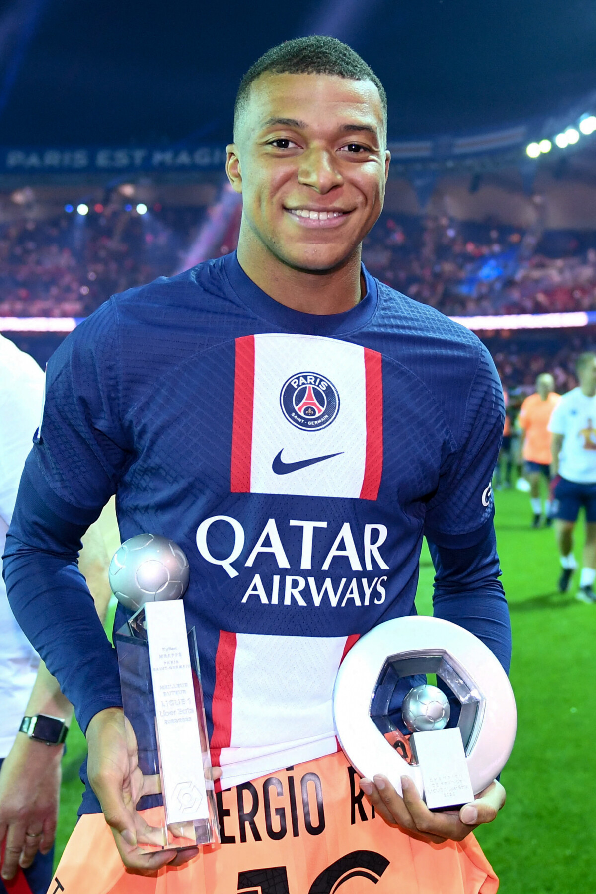 Photo : Kylian Mbappé lors de la cérémonie de remise du trophée de champion de France au Paris ...