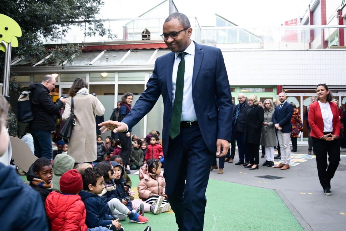 Photo : Déplacement de Pap Ndiaye, ministre de l'Education nationale, en visite à l'école ...