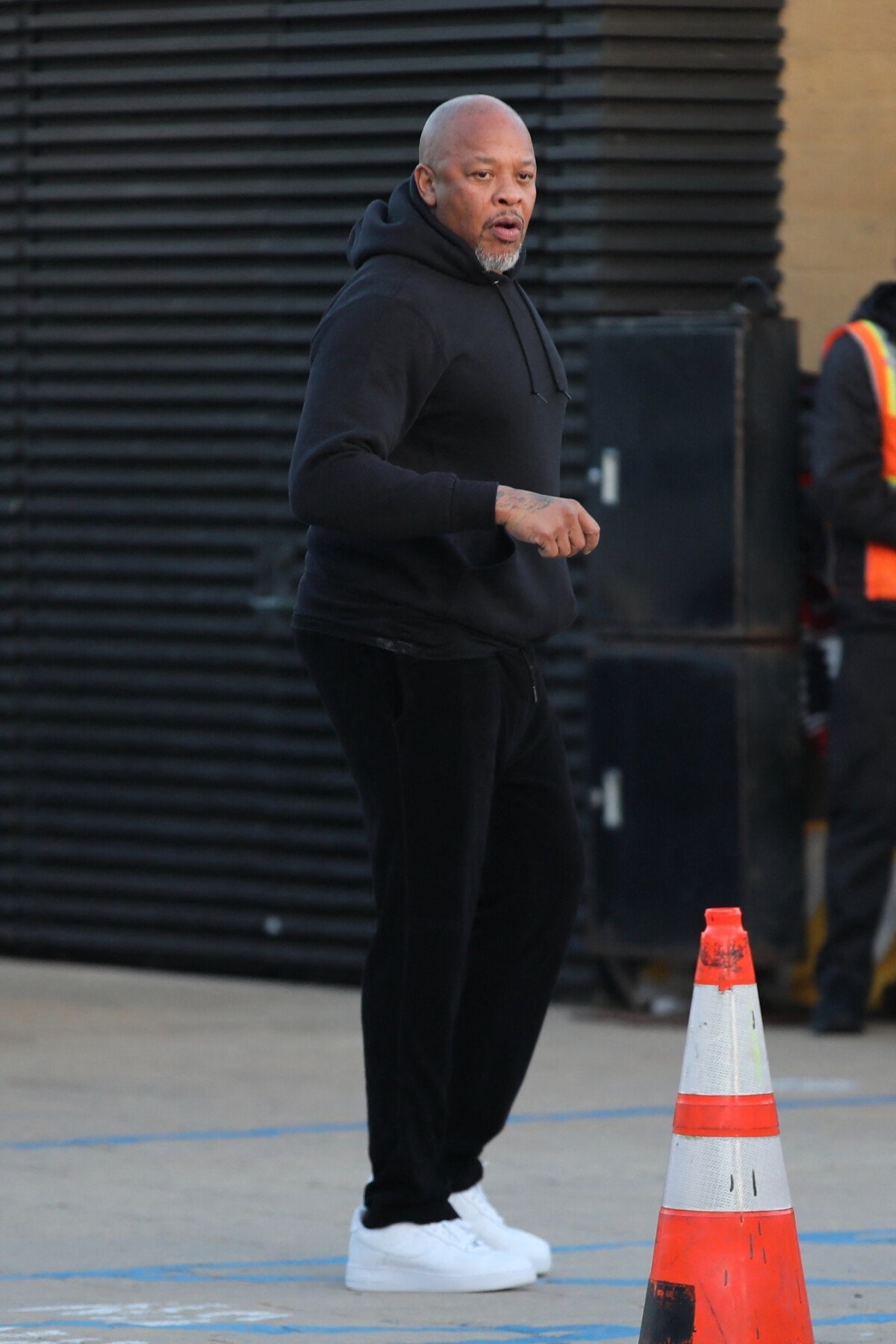 Photo : Exclusif - Le Rappeur et Producteur Dr Dre signe des ...