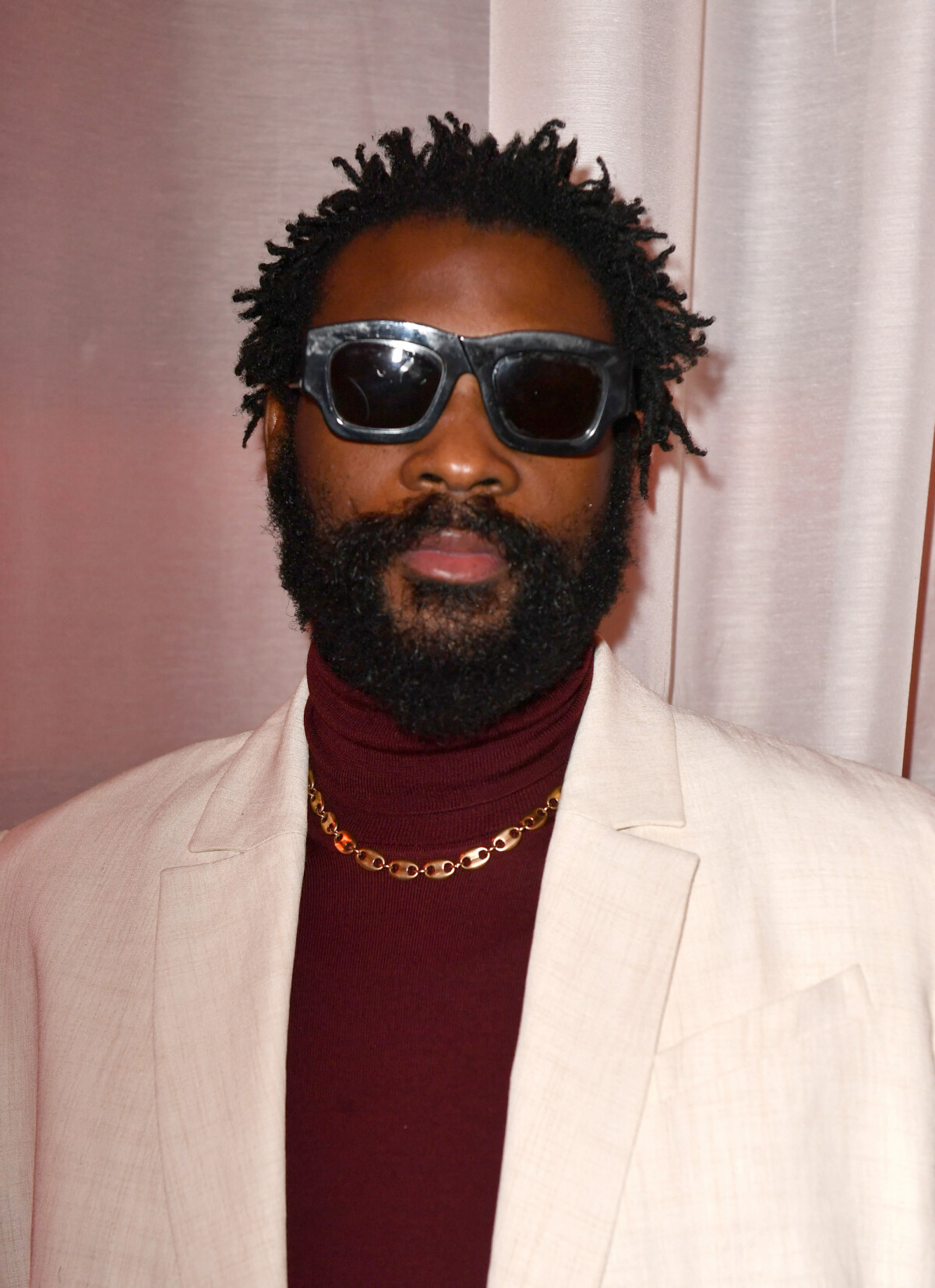 Photo : Celle-ci se nomme "Seum". Damso - Photocall en front row du ...