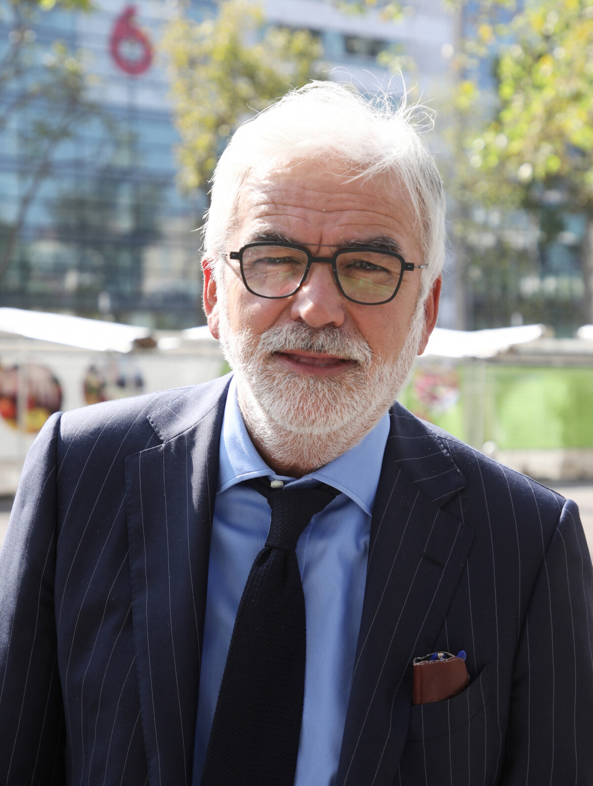 Photo : Exclusif - No Web - Pascal Praud à la sortie des studios RTL à ...