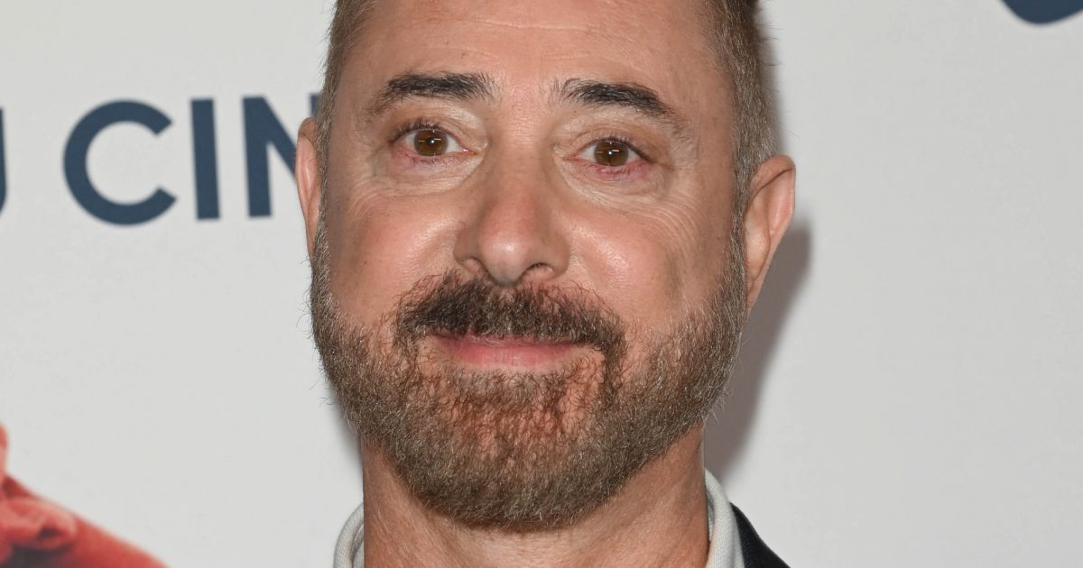 Anthony Fabian - Avant-première du film Une robe pour Mrs Harris au cinéma Max Linder Panoramic ...