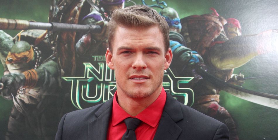 Alan Ritchson - Première du film Teenage Mutant Ninja Turtles à ...