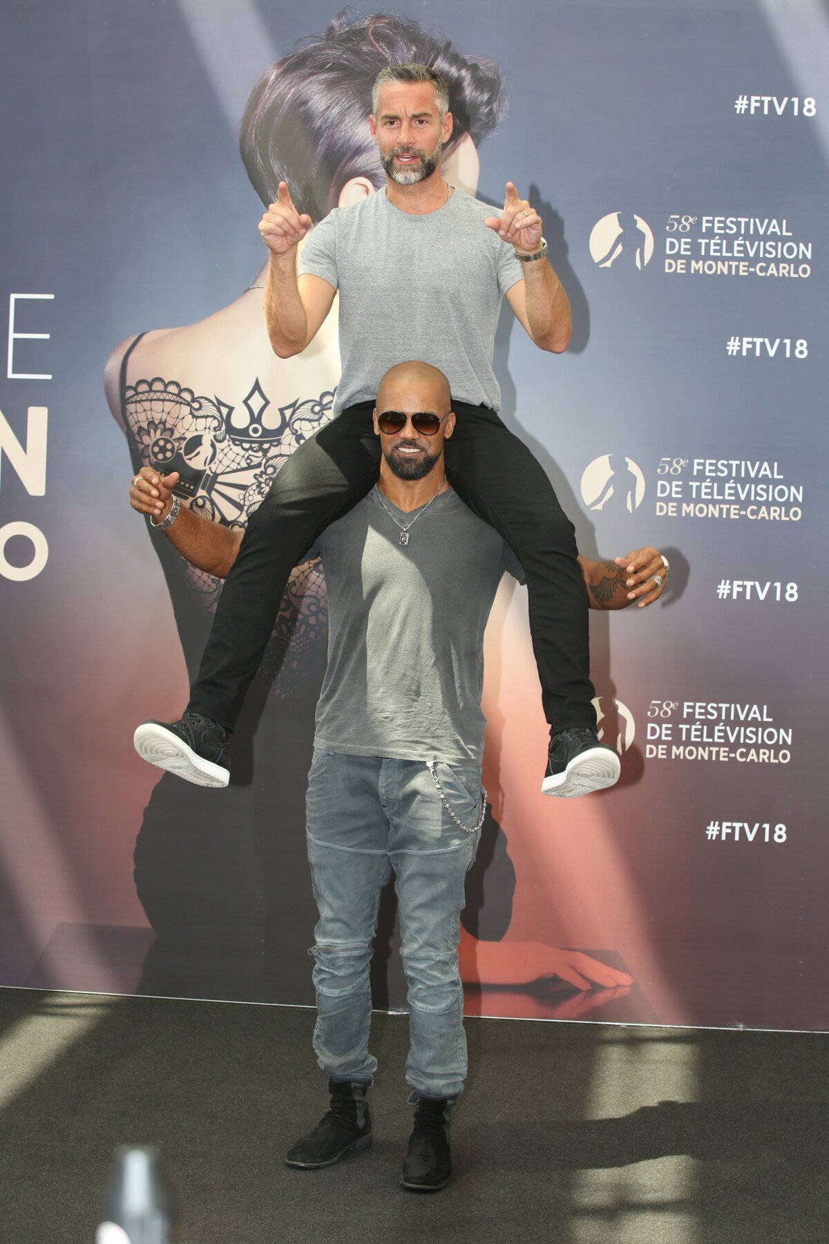 Photo : Jay Harrington, Shemar Moore pour la série "Swat" lors du 58ème festival de Télévision ...