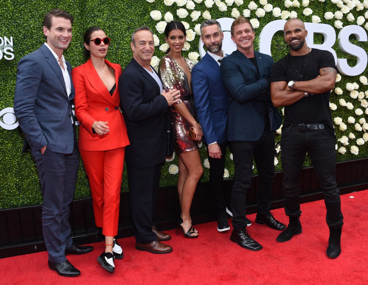 Photo : Alex Russell, Lina Esco, Peter Onorati, Stephanie SIgman, Jay ...
