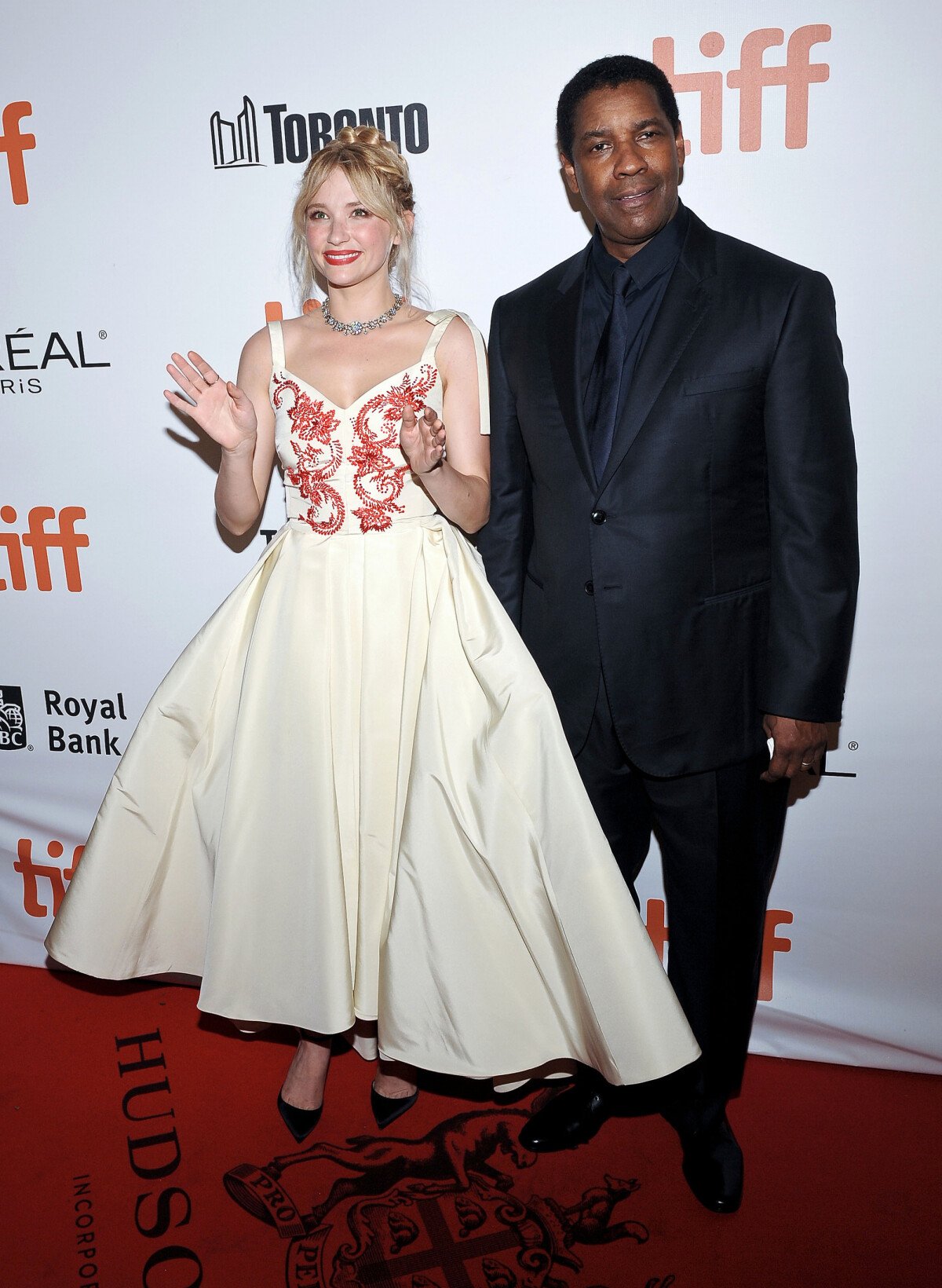 Photo : Haley Bennett (habillée en Dior), Denzel Washington - Première ...