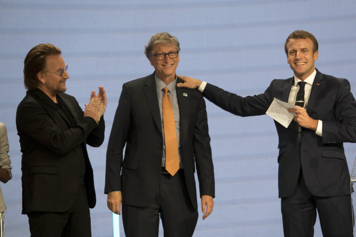 Photo : Le président Emmanuel Macron, Bono, président de RED, Bill ...