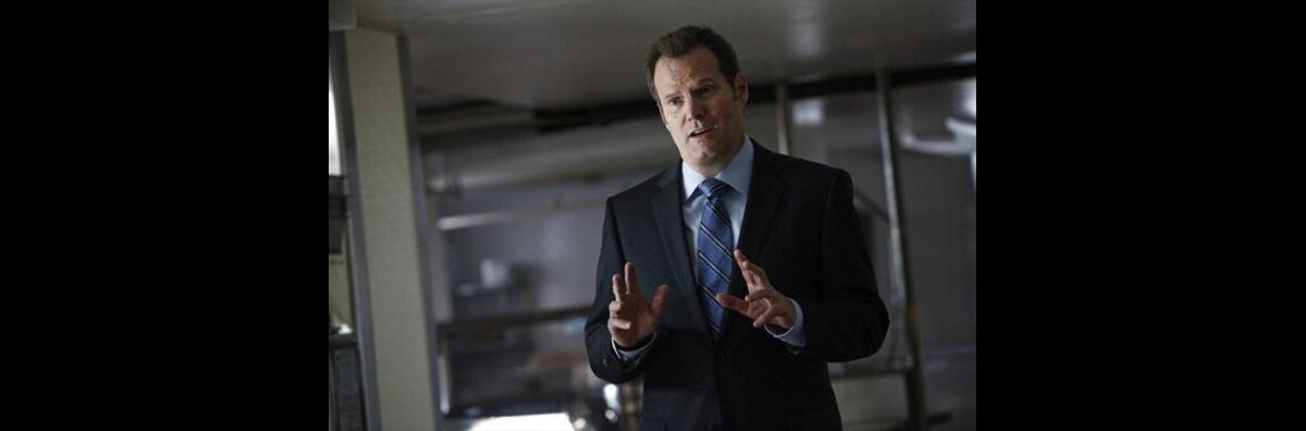 Photo : Le Sénateur Bracken fait son retour dans Castle - PureBreak