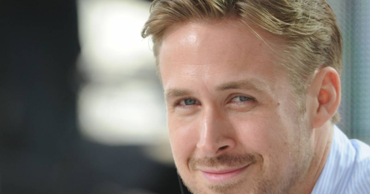 Ryan Gosling souriant sur le plateau du Grand Journal, le 20 mai 2014 à ...