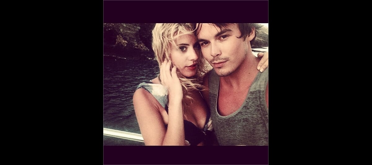 Photo : Tyler Blackburn en couple avec Lauren Hoover - PureBreak